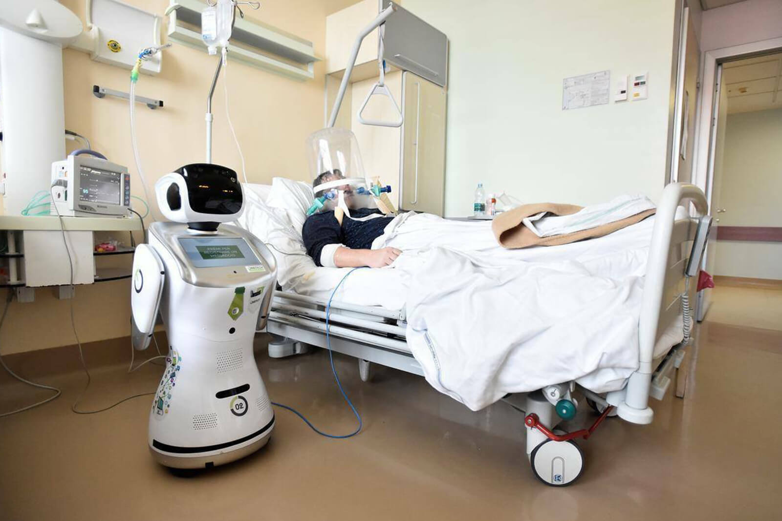 Robot và thiết bị chăm sóc sức khỏe sẽ "bùng nổ" trong 2021 - Hướng ...